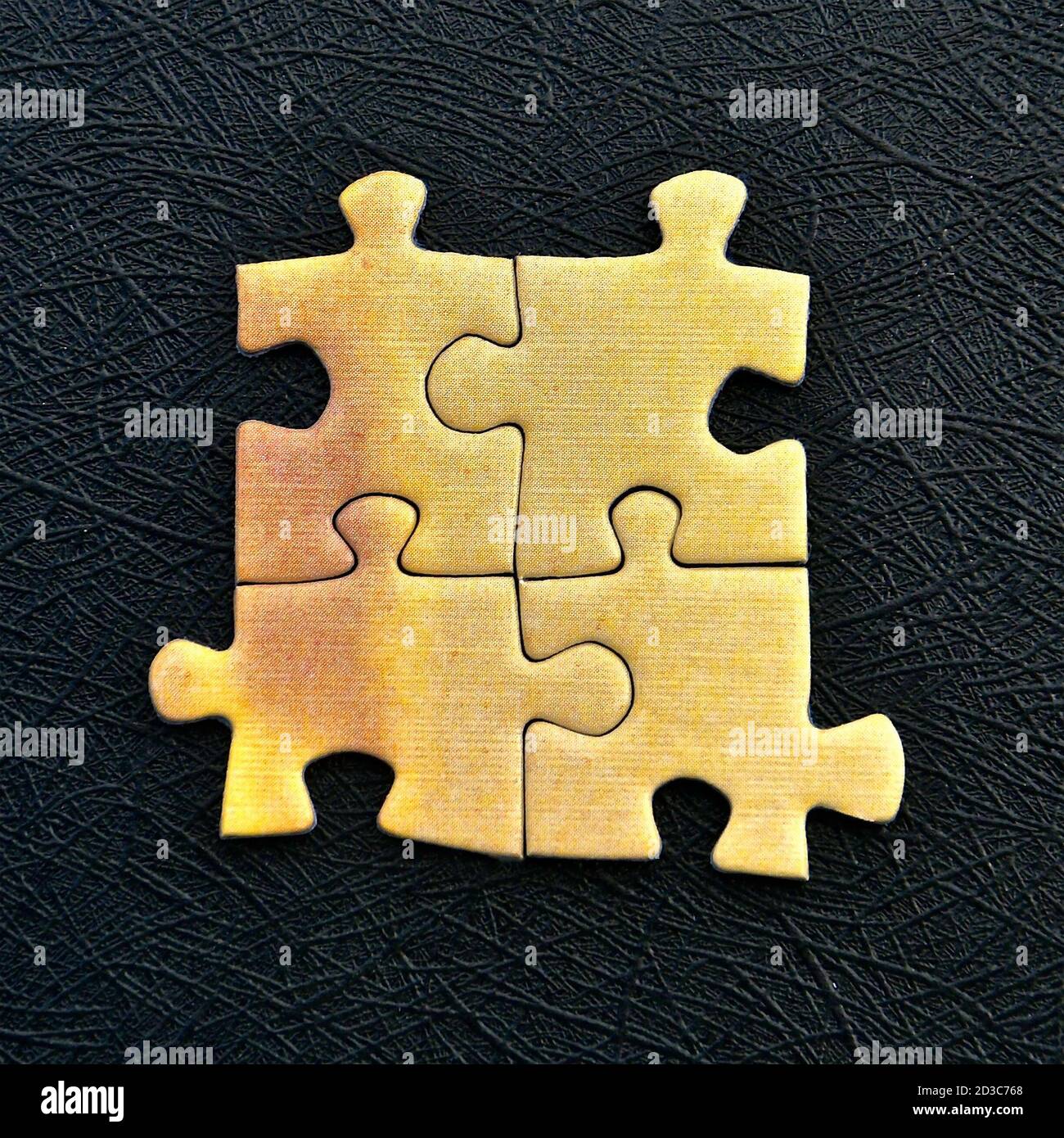 Four jigsaw puzzle pieces on -Fotos und -Bildmaterial in hoher ...