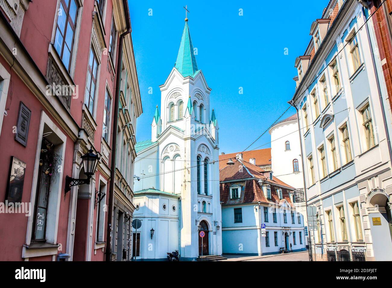 Die Kirche unserer Lieben Frau von Leiden. Straße der Altstadt. Riga ...