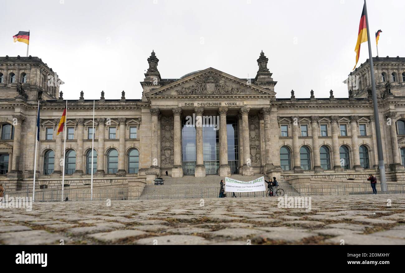 Symbol german reunification -Fotos und -Bildmaterial in hoher Auflösung ...