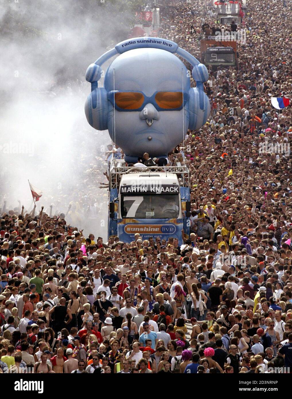 Love parade berlin luft -Fotos und -Bildmaterial in hoher Auflösung – Alamy