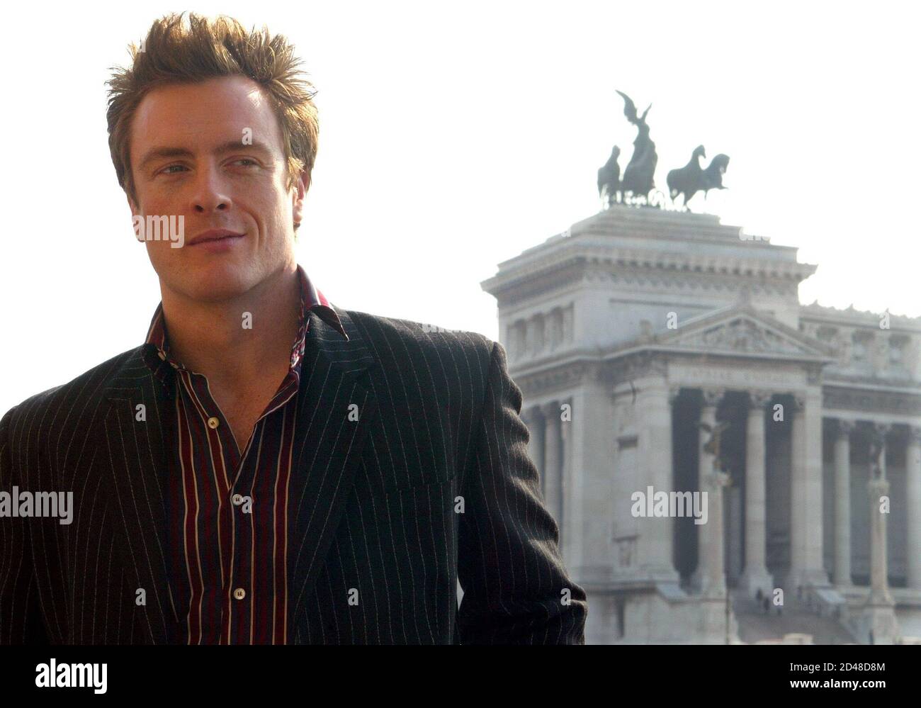 Toby stephens james bond -Fotos und -Bildmaterial in hoher Auflösung ...