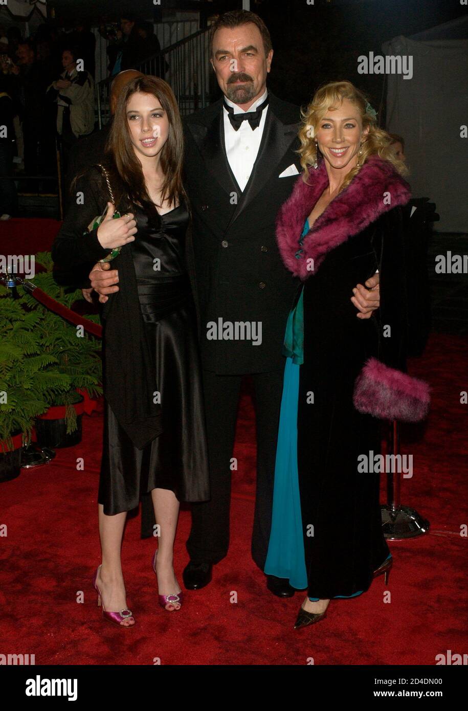 Tom Selleck kommt mit seiner Frau Jillie Mack (R) und seiner Tochter ...