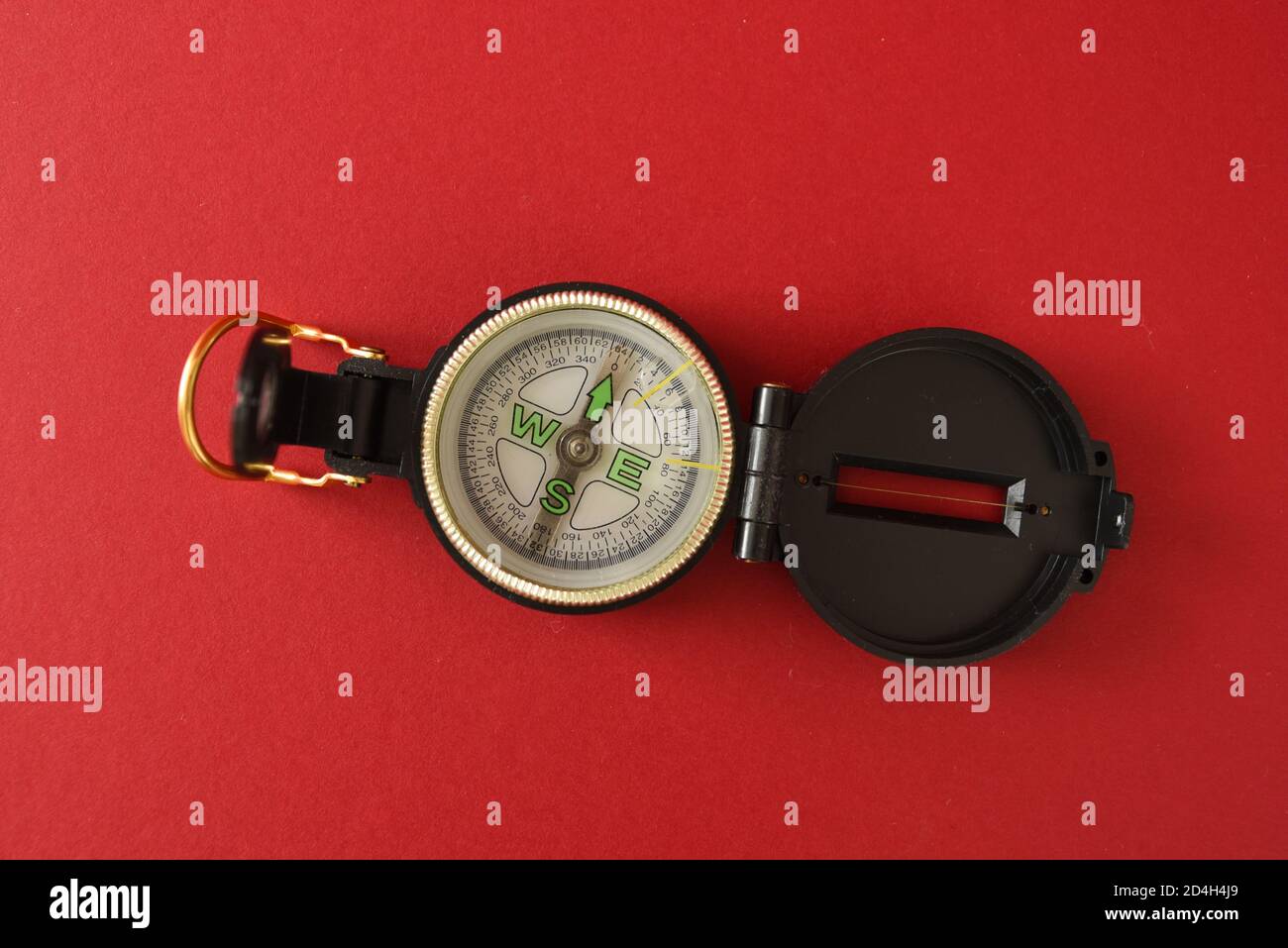 Kompass isoliert -Fotos und -Bildmaterial in hoher Auflösung – Alamy