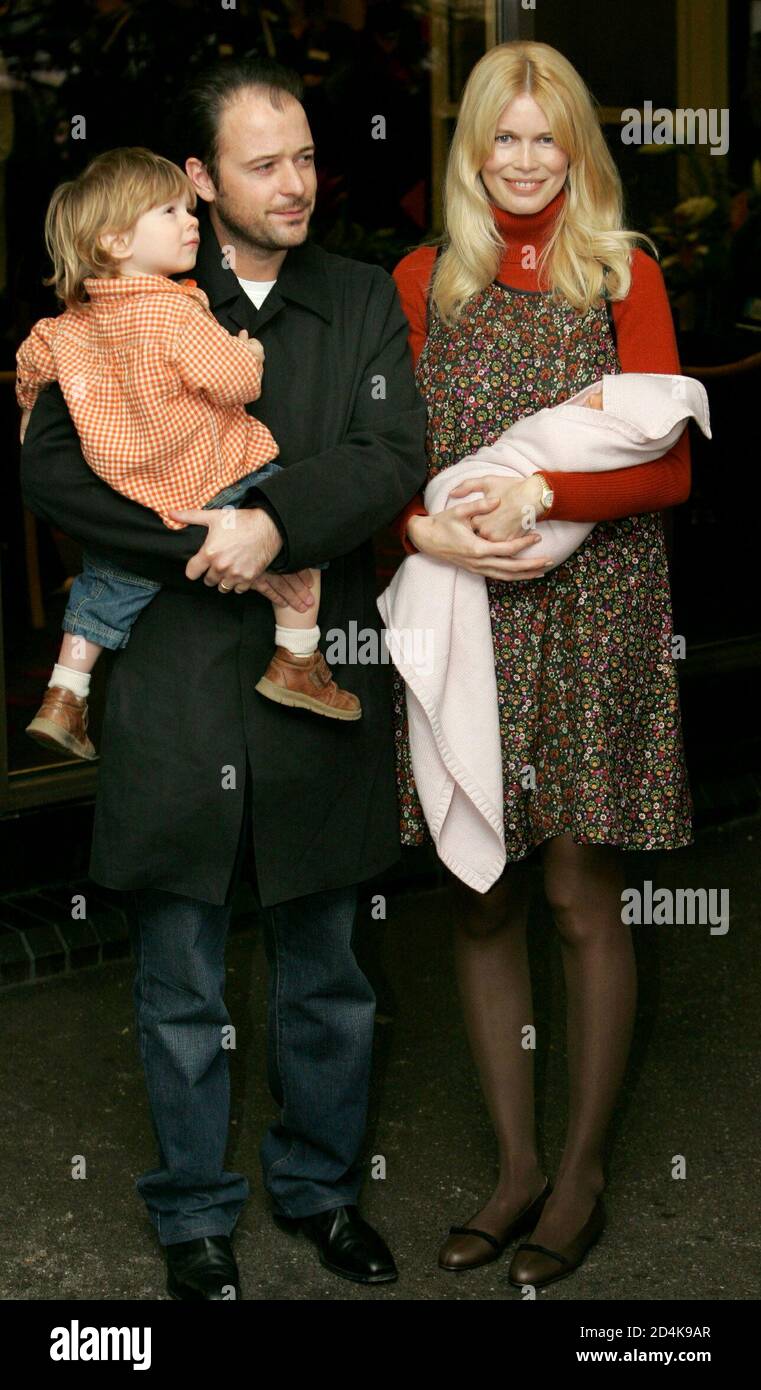 Claudia schiffer and clementine vaughn -Fotos und -Bildmaterial in ...