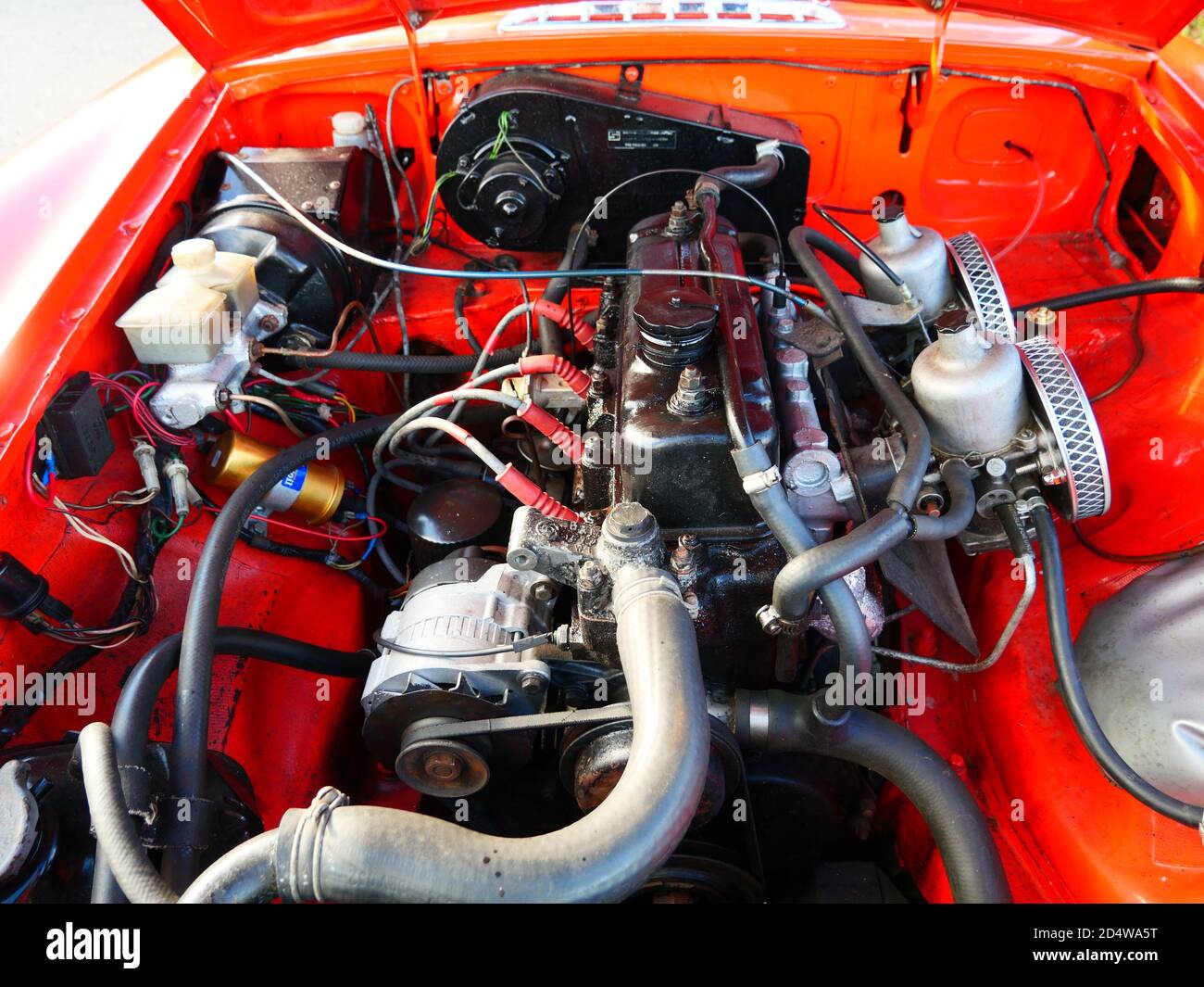 Mgb engine bay -Fotos und -Bildmaterial in hoher Auflösung – Alamy