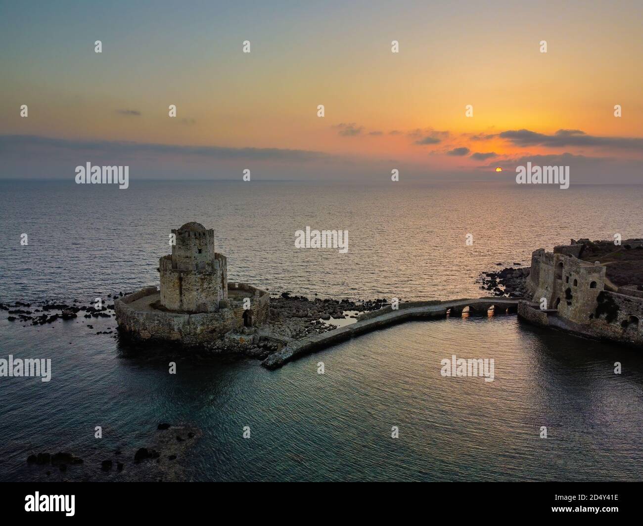 Luftpanorama von Methoni Burg, eine venezianische Festung ...