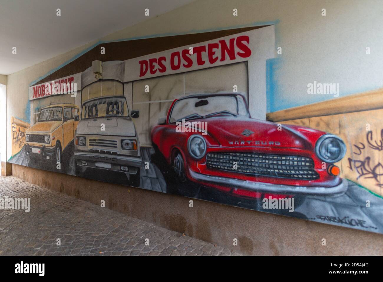 Graffiti der DDR-Autos Trabant und Wartburg, Calau, Oberspreewald oder ...