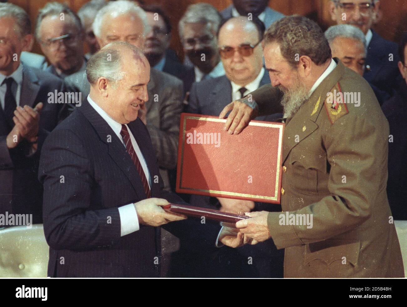 Fidel Castro und Mikhail Gorbachev Stockfotos und -bilder Kaufen - Alamy