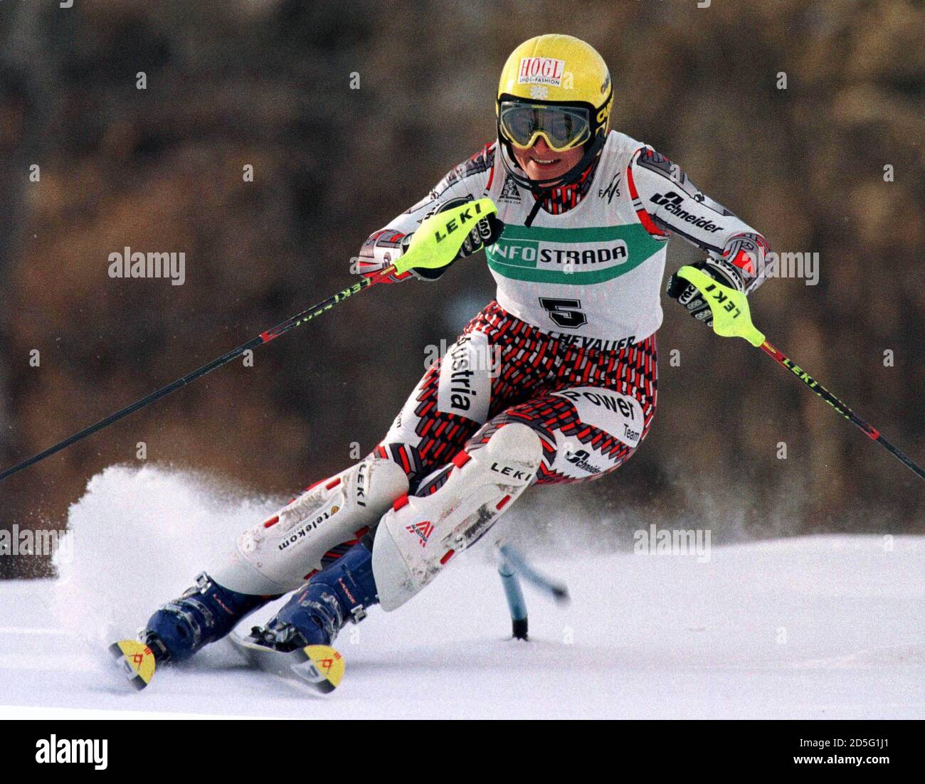 Österreichs Sabine Egger in Aktion, zum 3. Mal von der Frauen Weltcup-Slalom Rennen in Serre ...