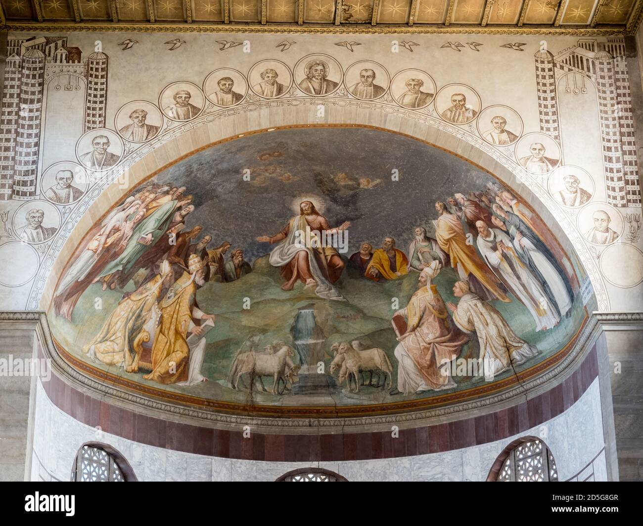Apsis mit fresko -Fotos und -Bildmaterial in hoher Auflösung – Alamy
