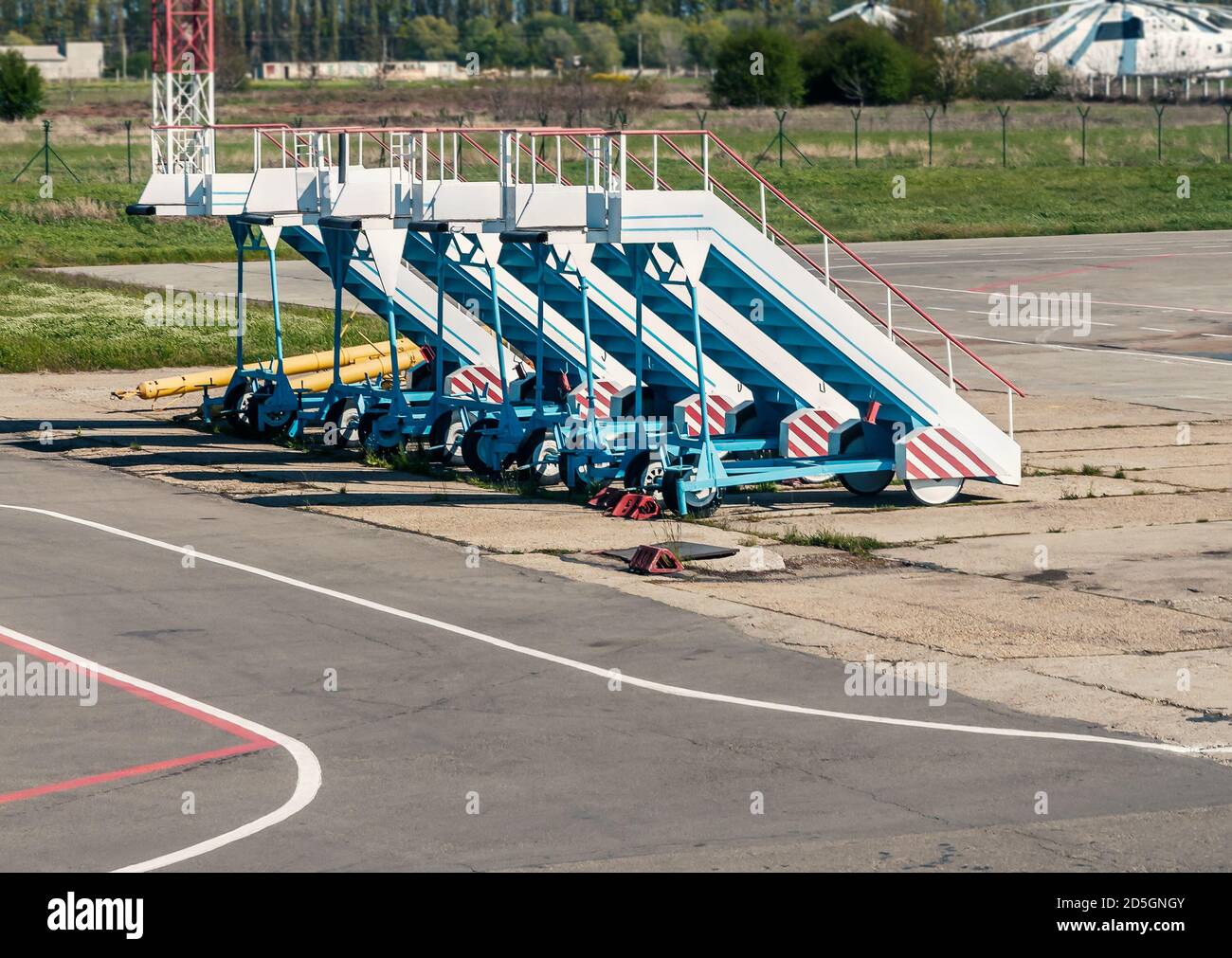 Mobile gangway -Fotos und -Bildmaterial in hoher Auflösung – Alamy