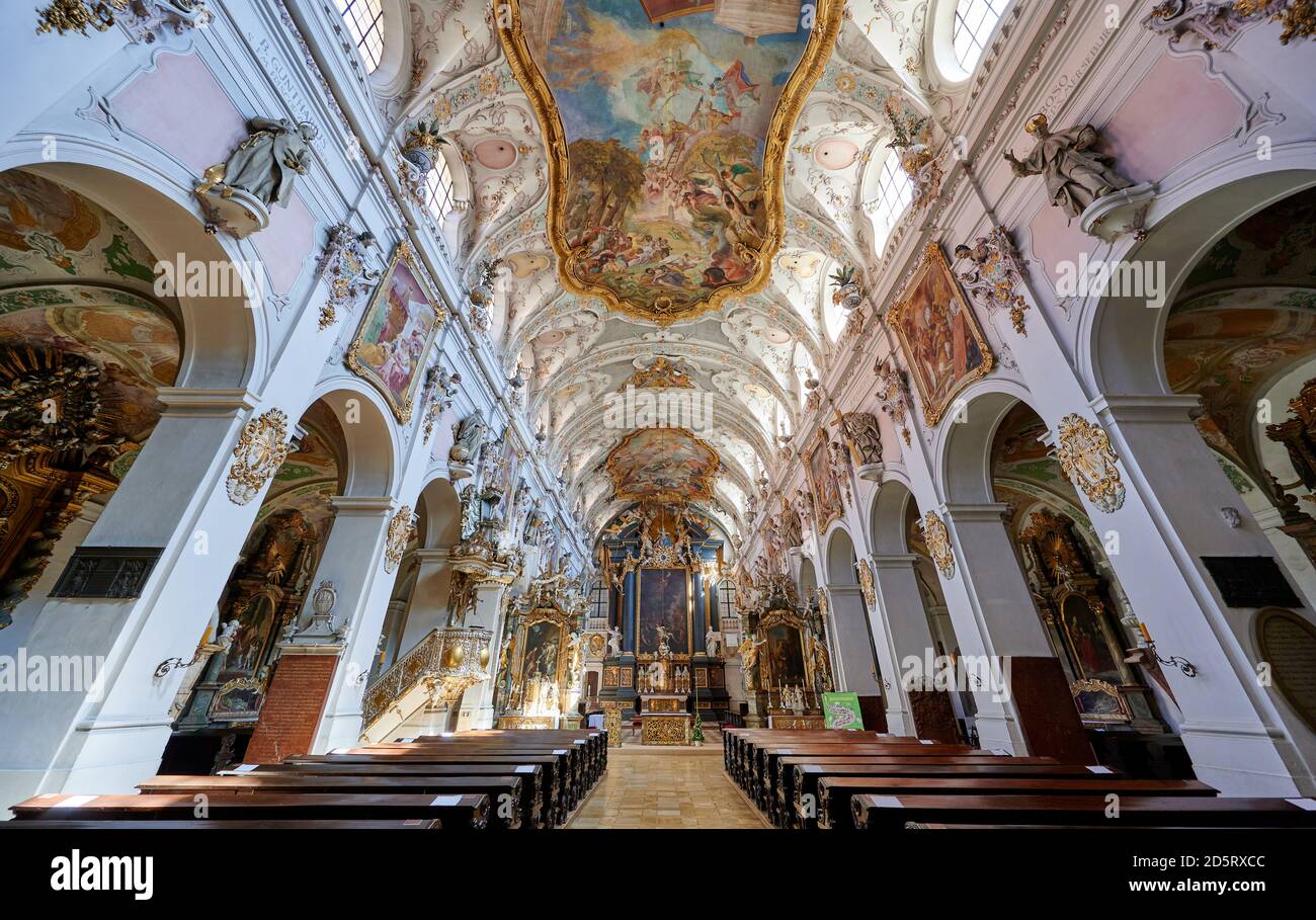 Innenaufnahme der ehemaligen Benediktiner-Kirche St. Emmeram (mit St ...
