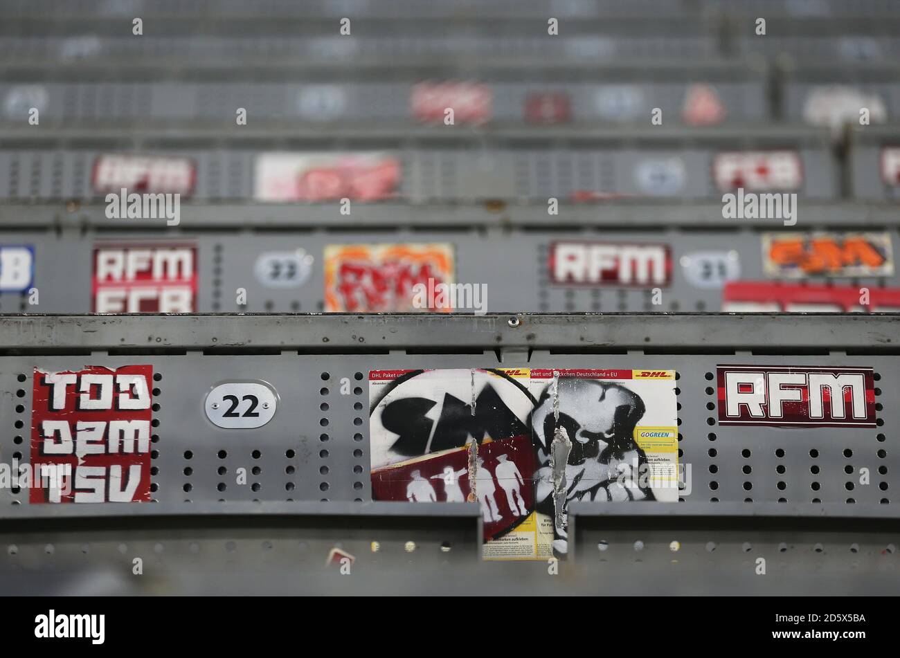 Aufkleber von den Bayern München Ultras klebten an den Sitzen Die steht ...