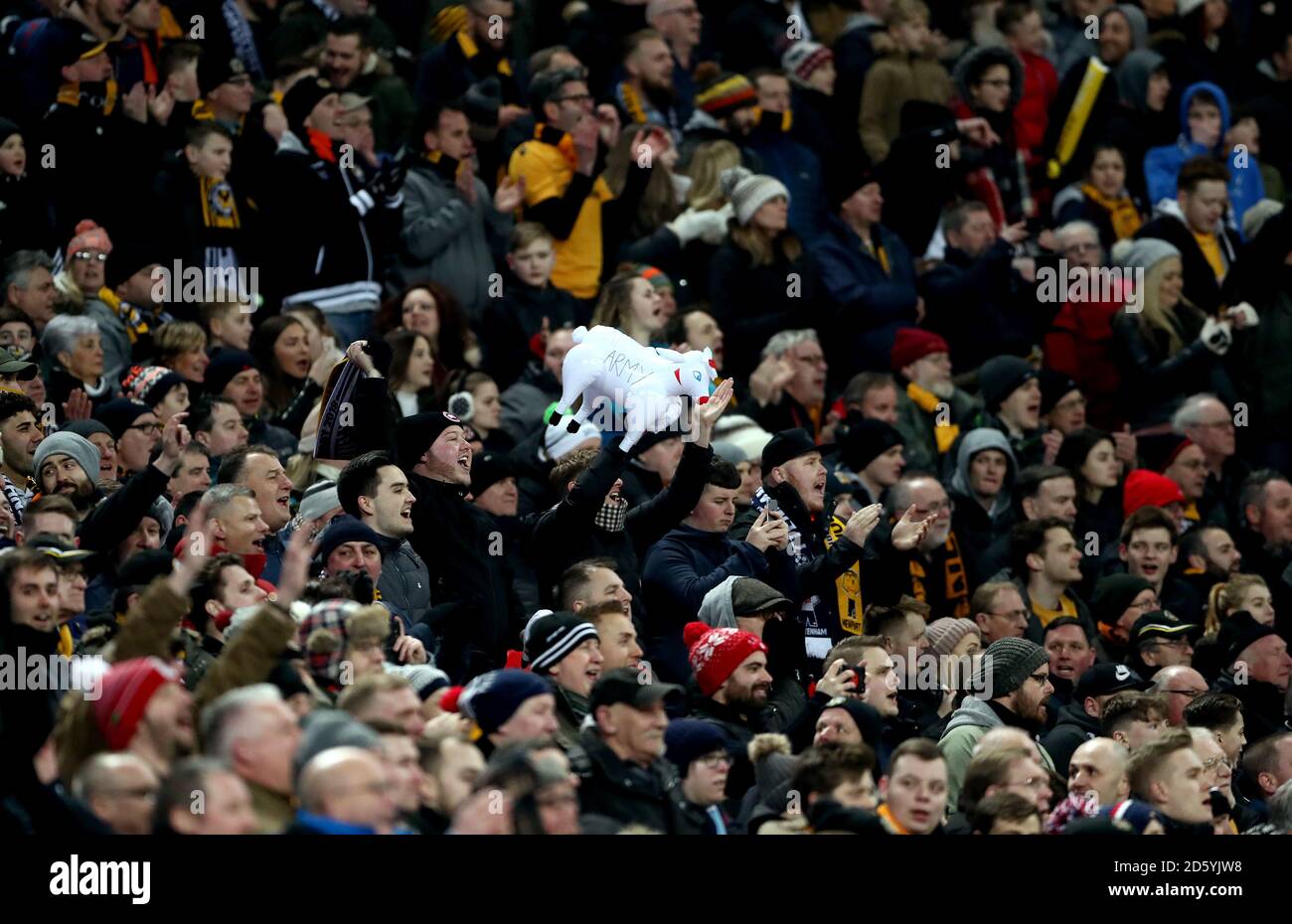 Newport county fans -Fotos und -Bildmaterial in hoher Auflösung – Alamy