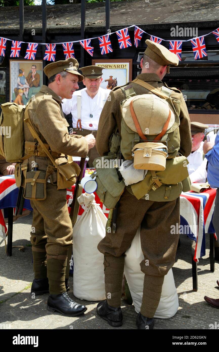 Khaki uniformen -Fotos und -Bildmaterial in hoher Auflösung – Alamy