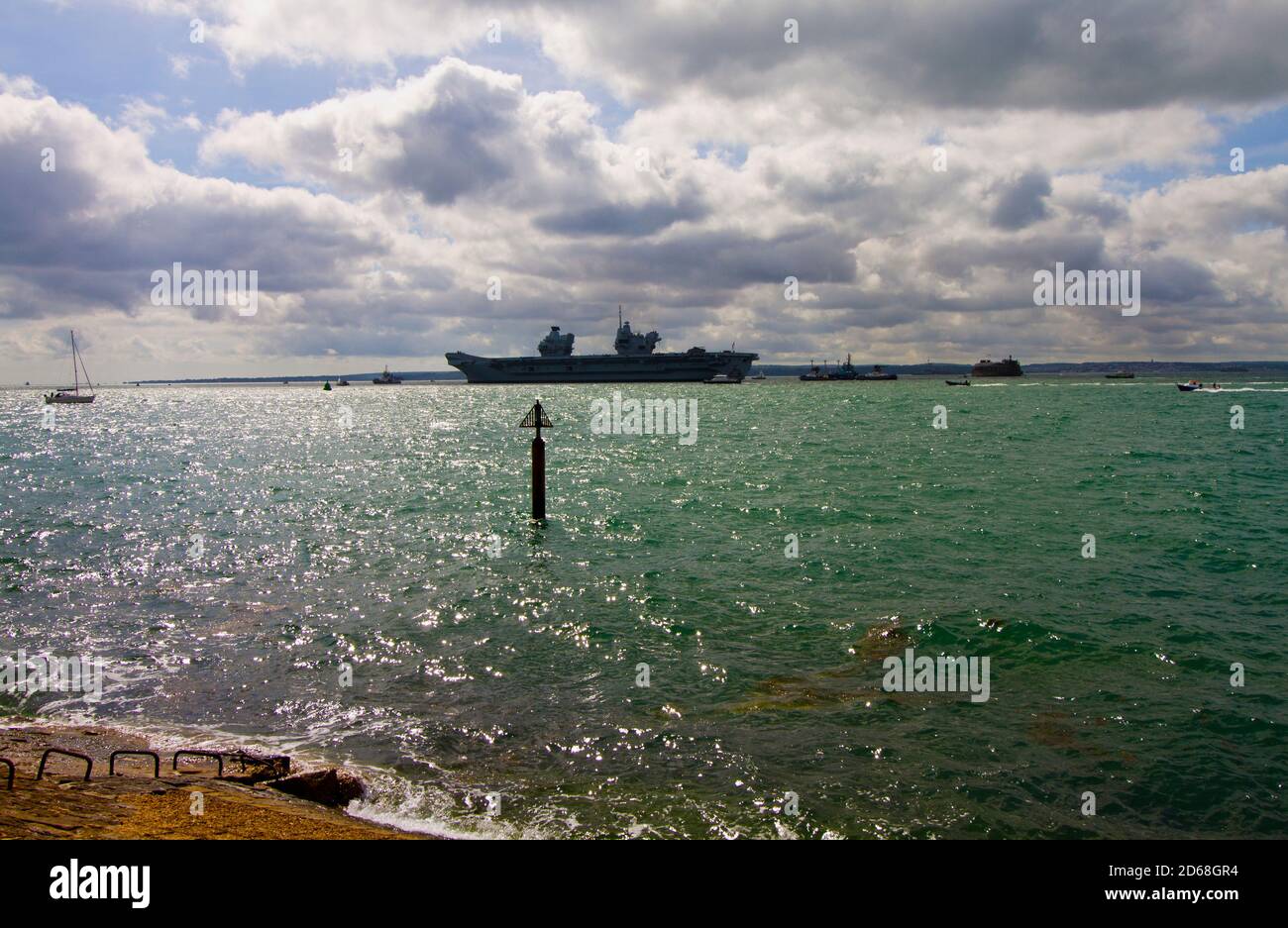 Hms queen elizabeth portsmouth -Fotos und -Bildmaterial in hoher ...