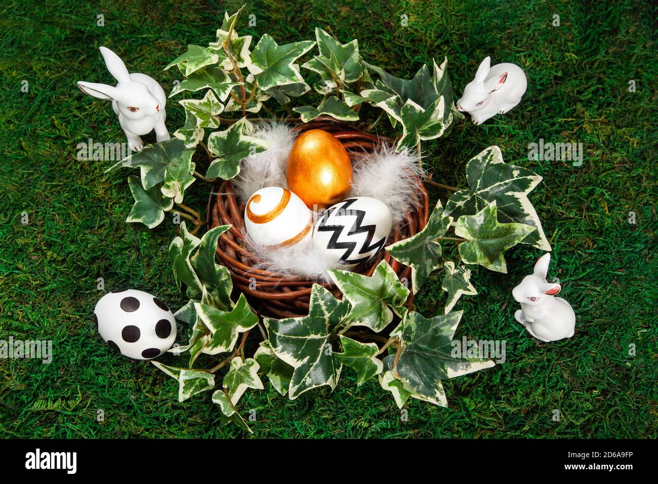 Hasen in einem nest -Fotos und -Bildmaterial in hoher Auflösung – Alamy