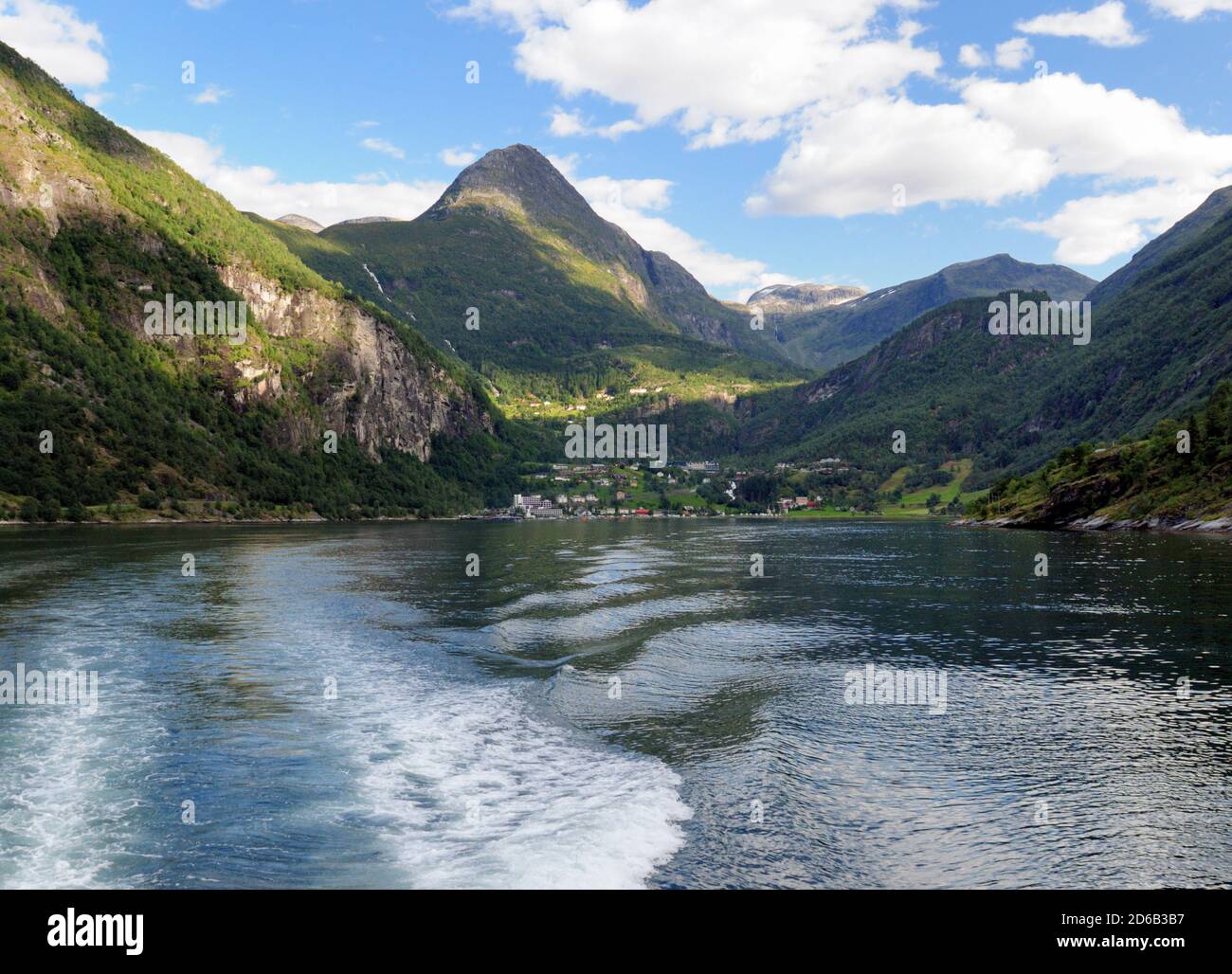 Geiranger village -Fotos und -Bildmaterial in hoher Auflösung – Alamy