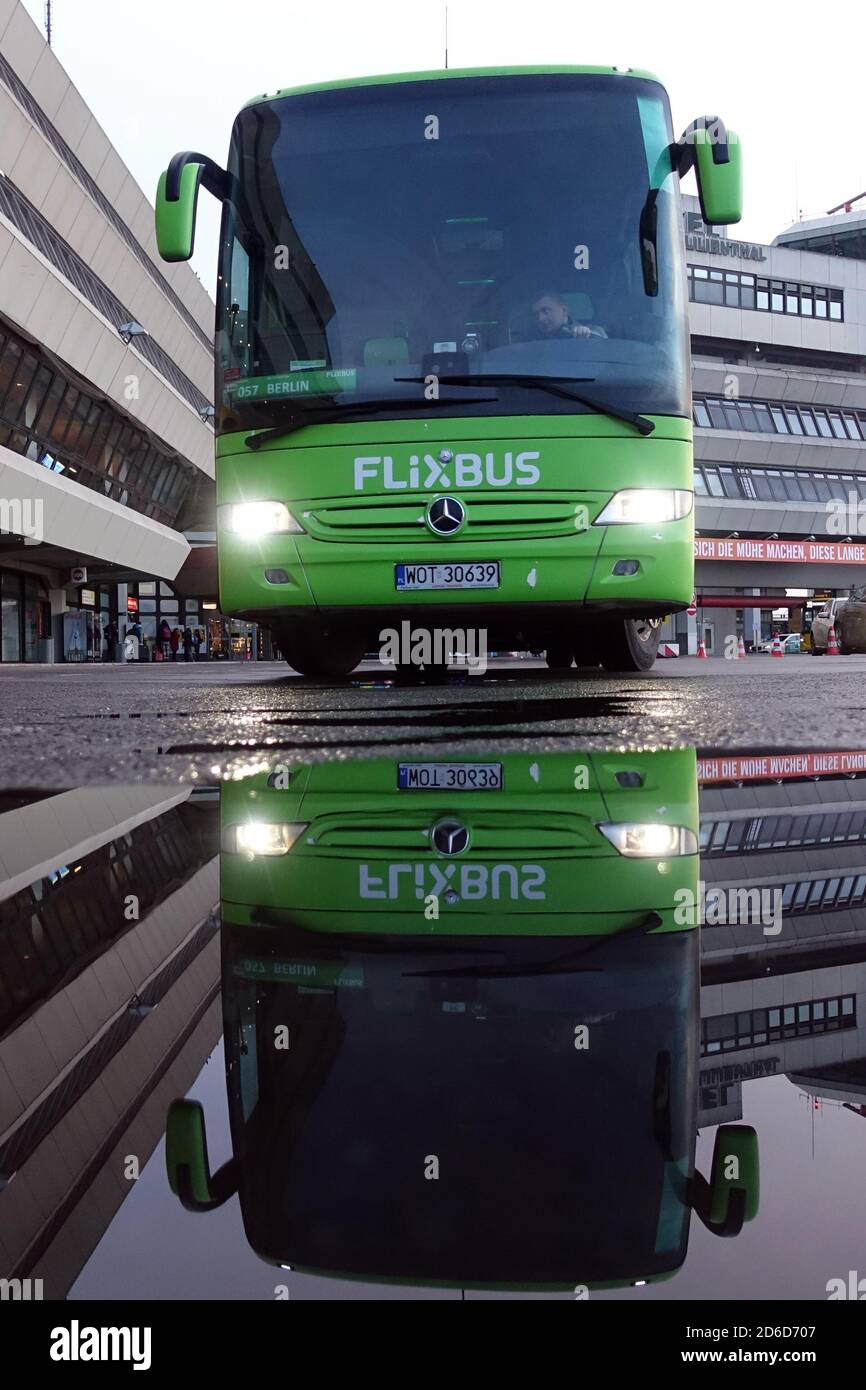 Flixbus berlin -Fotos und -Bildmaterial in hoher Auflösung – Alamy