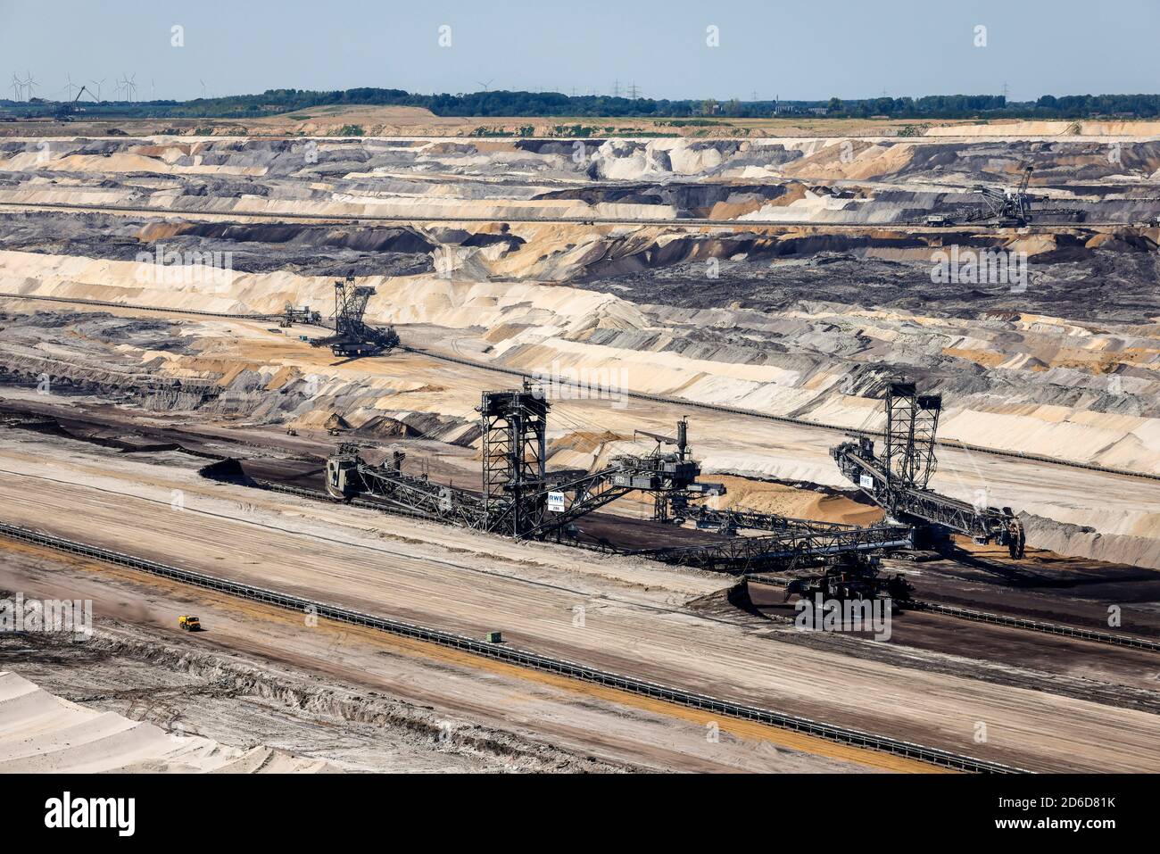Tagebau braunkohlepflanze -Fotos und -Bildmaterial in hoher Auflösung ...