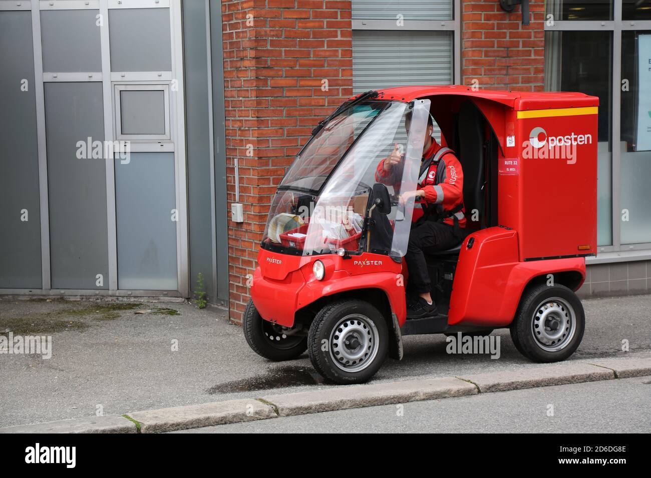 Paxster elektrisches lieferfahrzeug -Fotos und -Bildmaterial in hoher ...