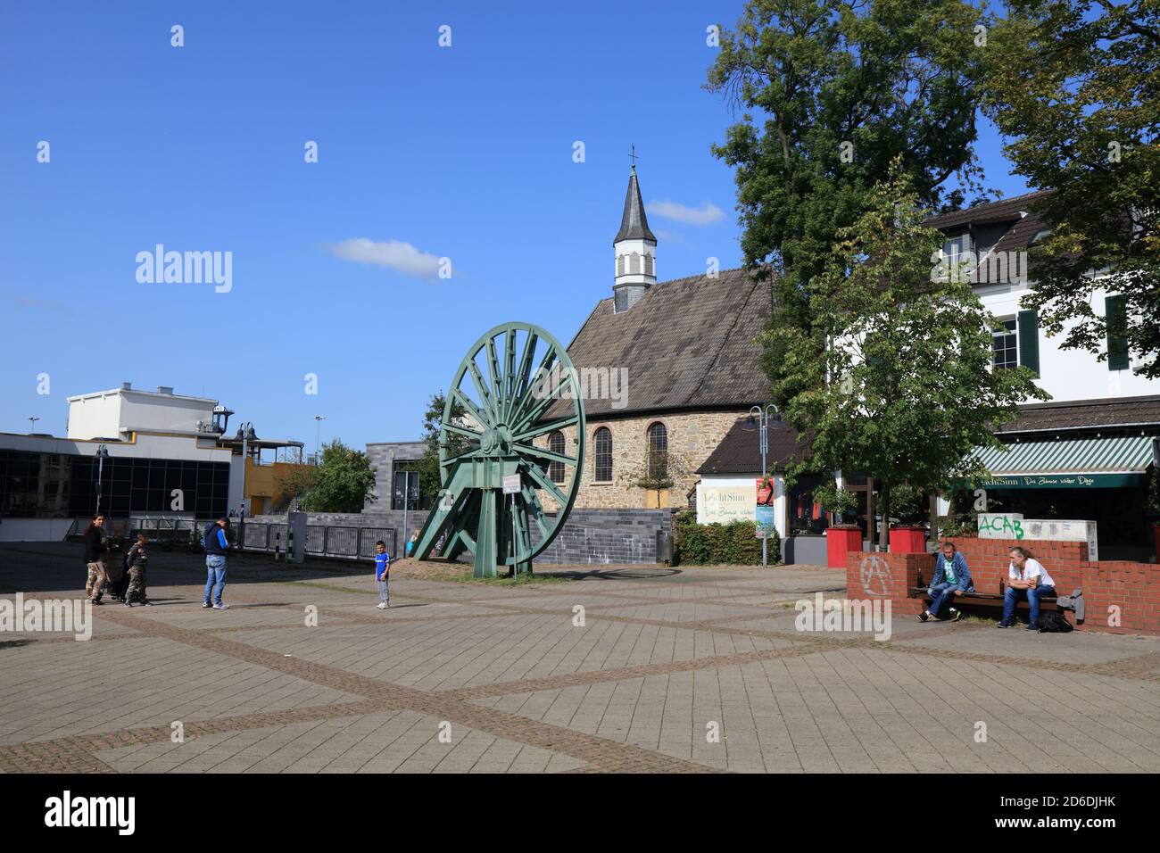 BOCHUM, 17. SEPTEMBER 2020: Menschen besuchen Wattenscheid, Deutschland ...
