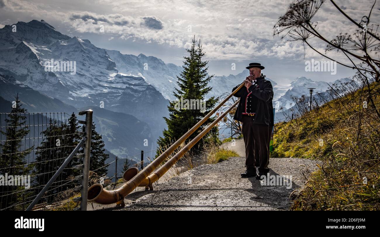 Switzerland tradition folklore alp horn -Fotos und -Bildmaterial in ...