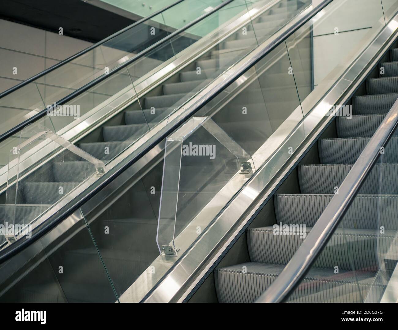 Rolltreppe und aufzug -Fotos und -Bildmaterial in hoher Auflösung – Alamy