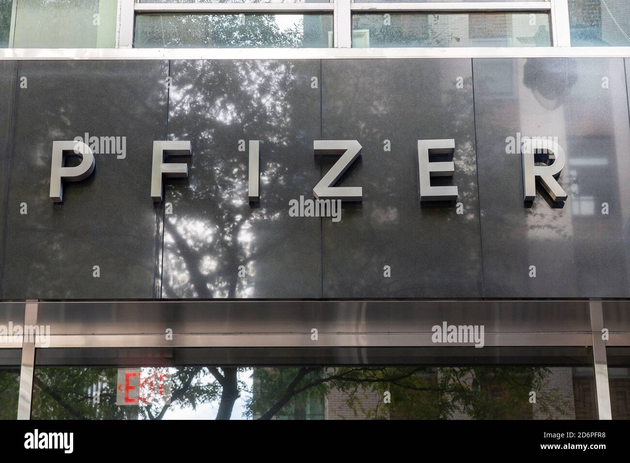 Pfizer headquarters new york city -Fotos und -Bildmaterial in hoher ...