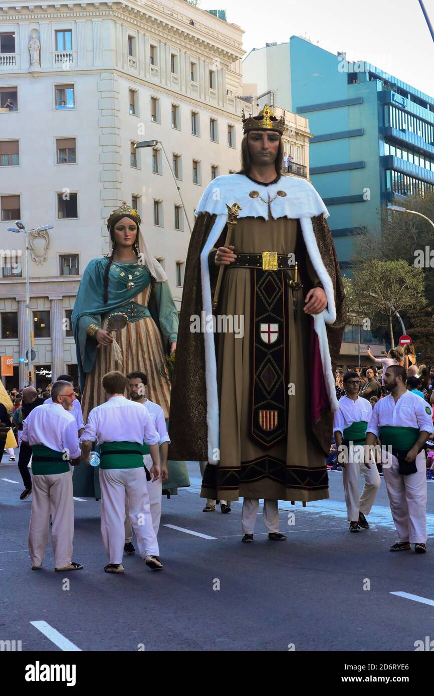 Catalan traditional folklore -Fotos und -Bildmaterial in hoher ...