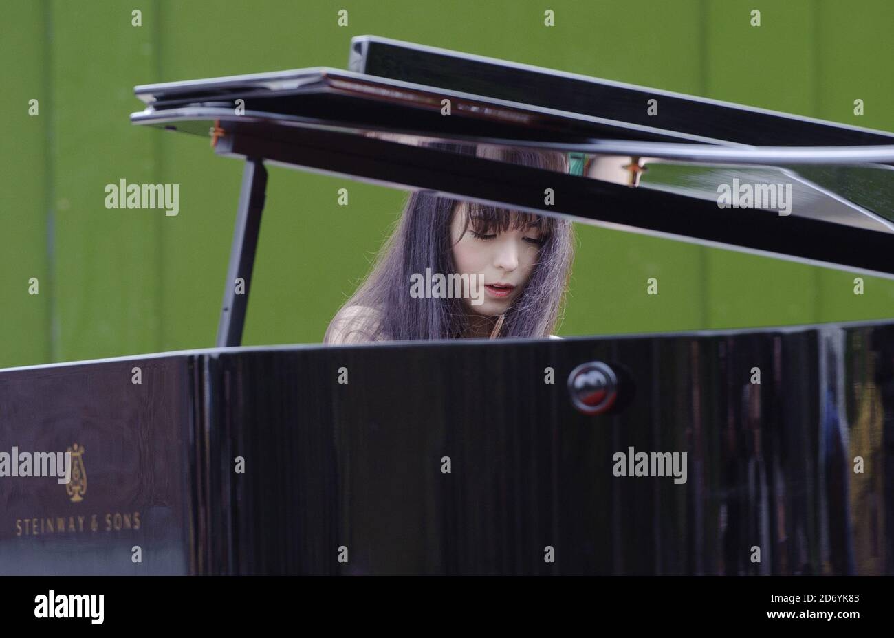 Die Pianistin Alice Sara Ott zeigte sich bei der Vorstellung der BBC ...