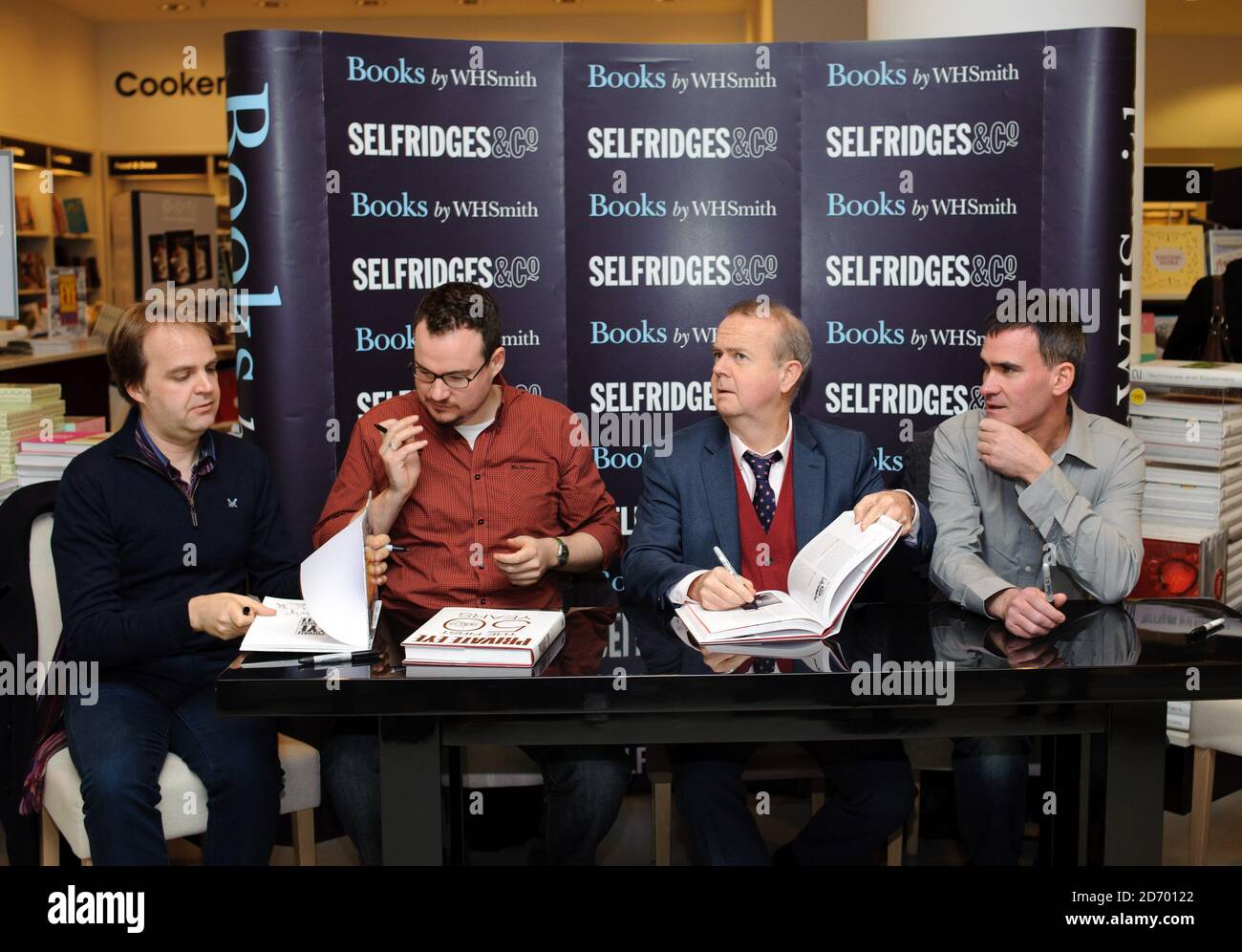 Unterhaltung der redaktion -Fotos und -Bildmaterial in hoher Auflösung ...