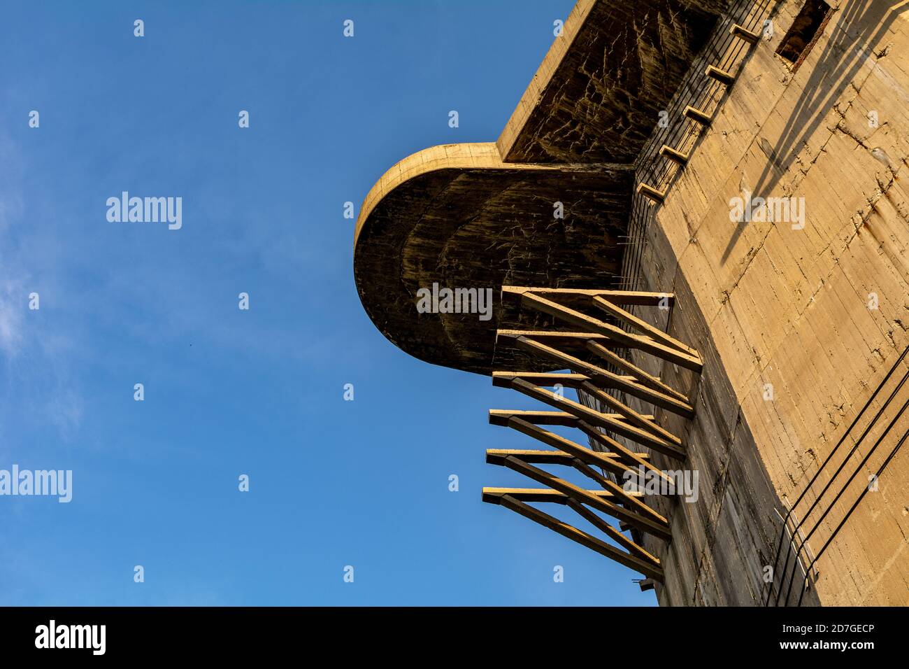 Alter Flakturm im Augarten in Wien, Österreich. Luftabwehrturm des ...