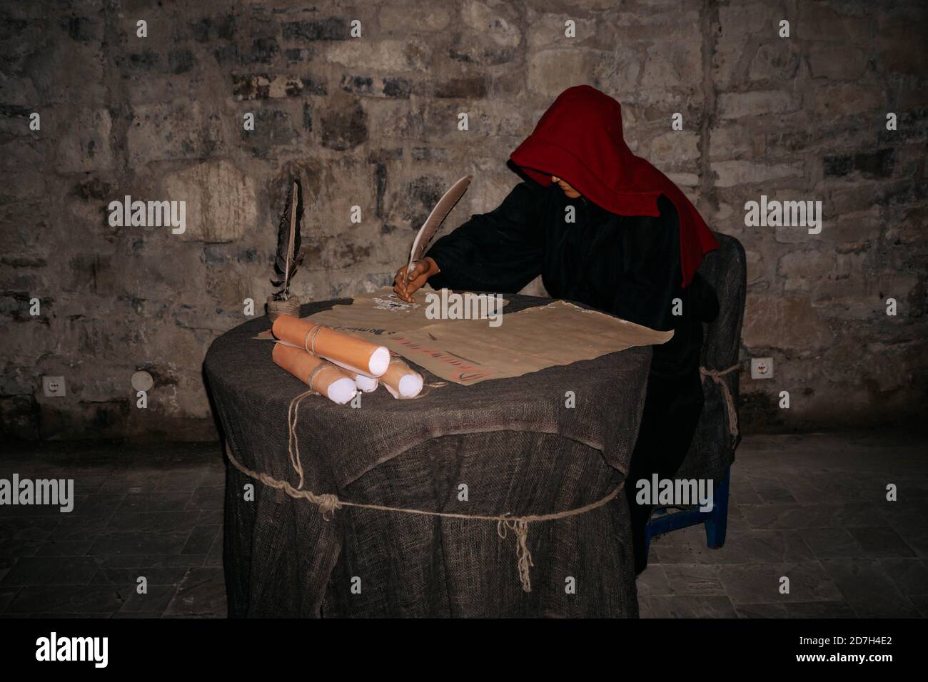 Eisen im kerker angekettet -Fotos und -Bildmaterial in hoher Auflösung ...