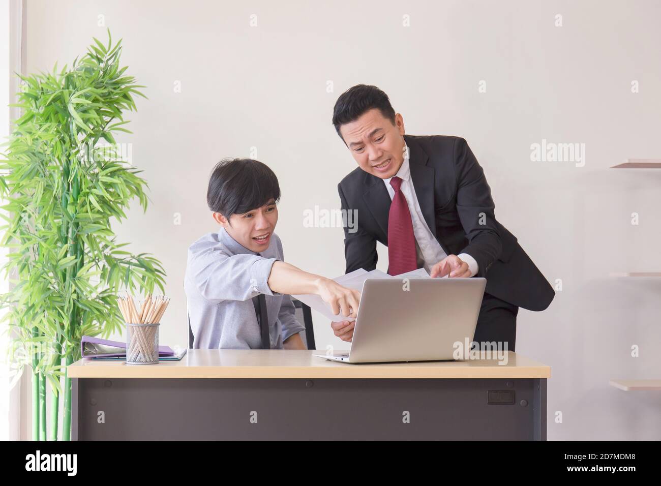 Vorgesetzter arbeitgeber -Fotos und -Bildmaterial in hoher Auflösung ...