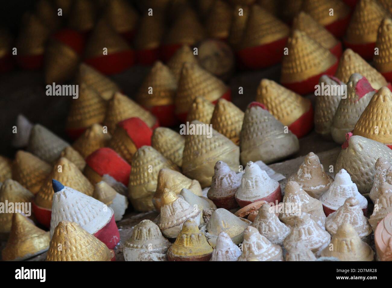 Mini stupa -Fotos und -Bildmaterial in hoher Auflösung – Alamy