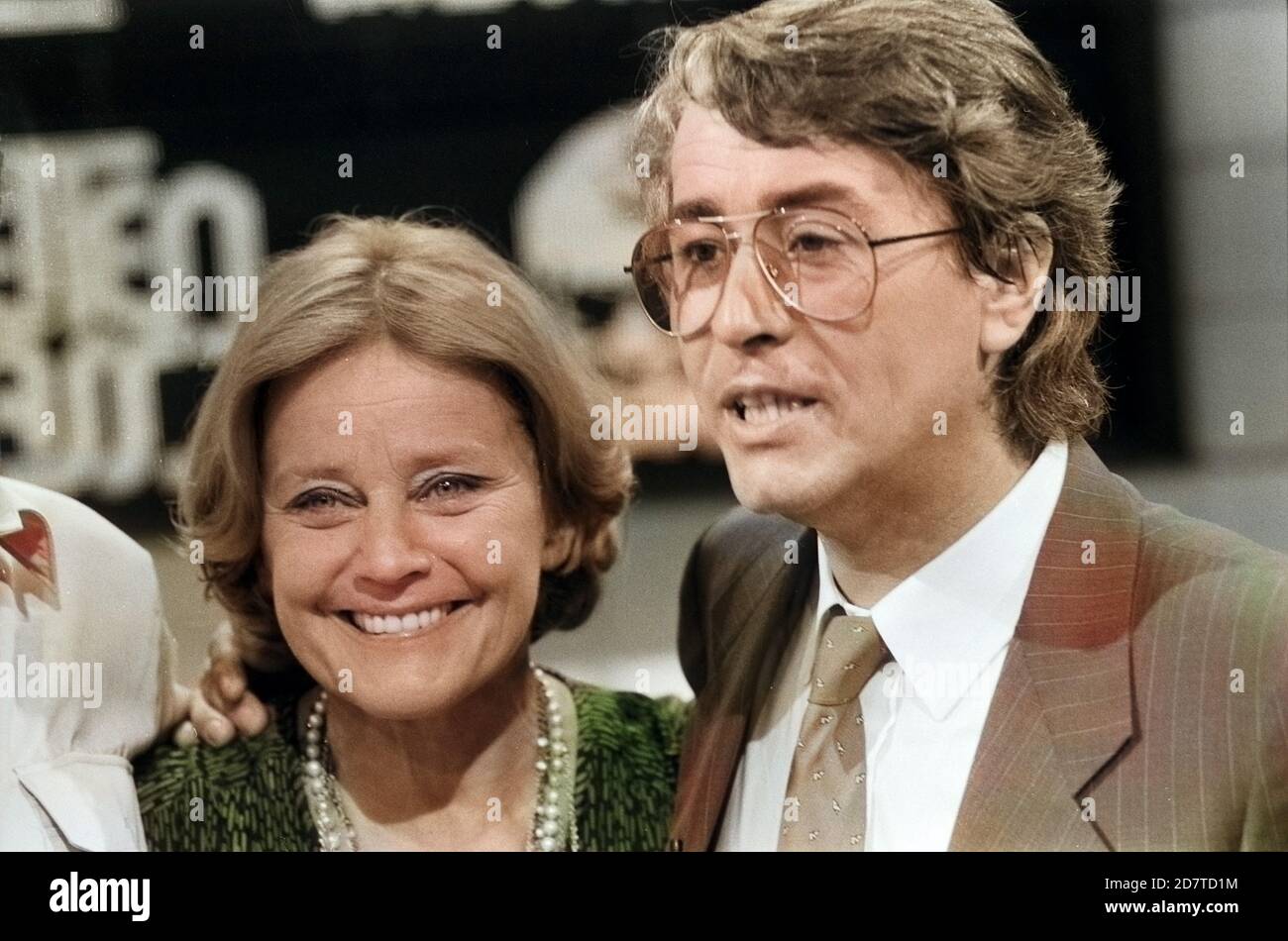 Tv moderator frank elstner -Fotos und -Bildmaterial in hoher Auflösung ...