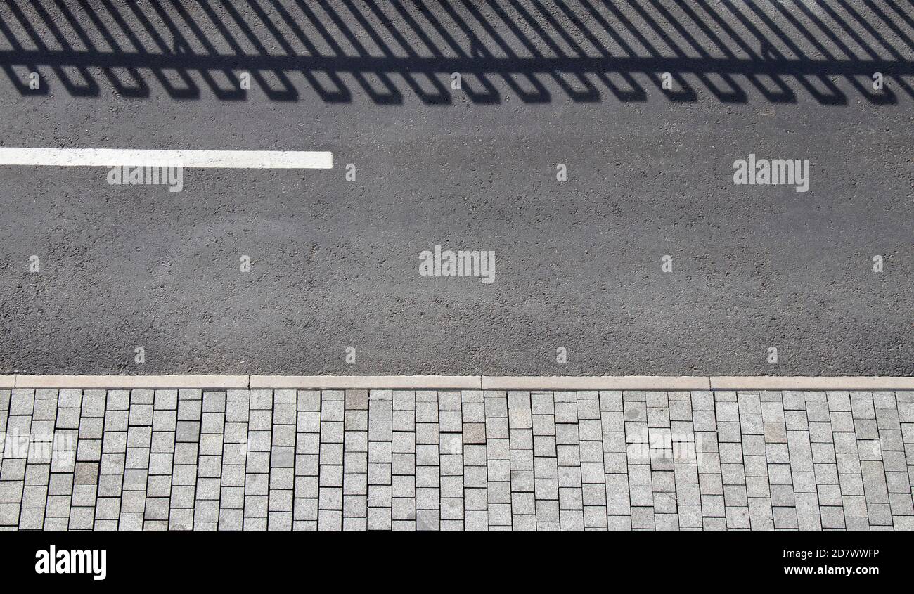 Pedestrian road sidewalk texture -Fotos und -Bildmaterial in hoher ...
