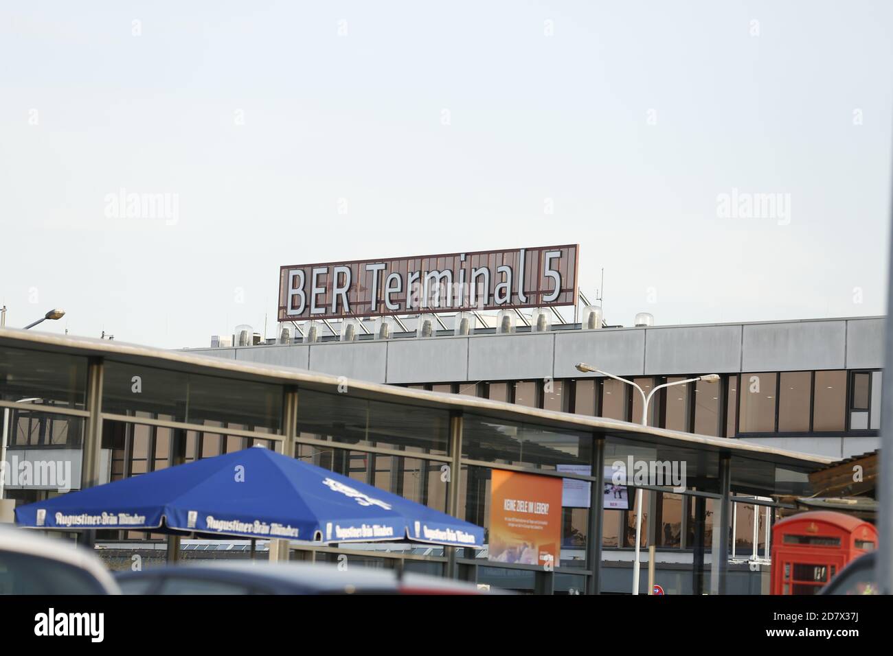 Brandenburg: Der alte Schriftzug SXF wurde entfernt und ein neuer ...