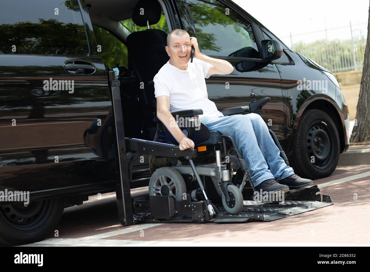 Fahrzeug heben Stockfotos und -bilder Kaufen - Alamy