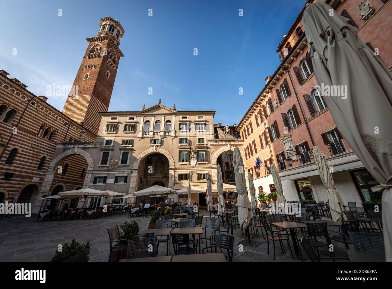 Verona, Piazza dei Signori auch bekannt als Piazza Dante, Platz im ...