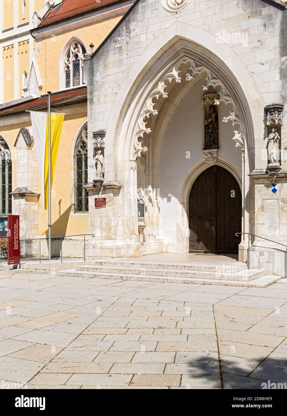 Stadtpfarrkirche Mariä Himmelfahrt Stockfotos und -bilder Kaufen - Alamy