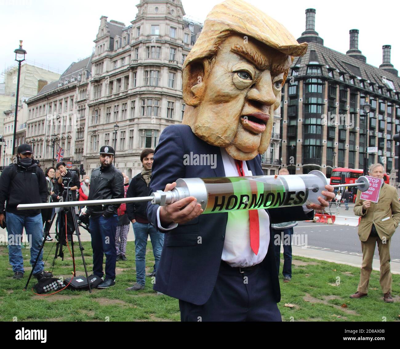 London, Großbritannien. Ein gefälschter US-Präsident Donald Trump, eine ...