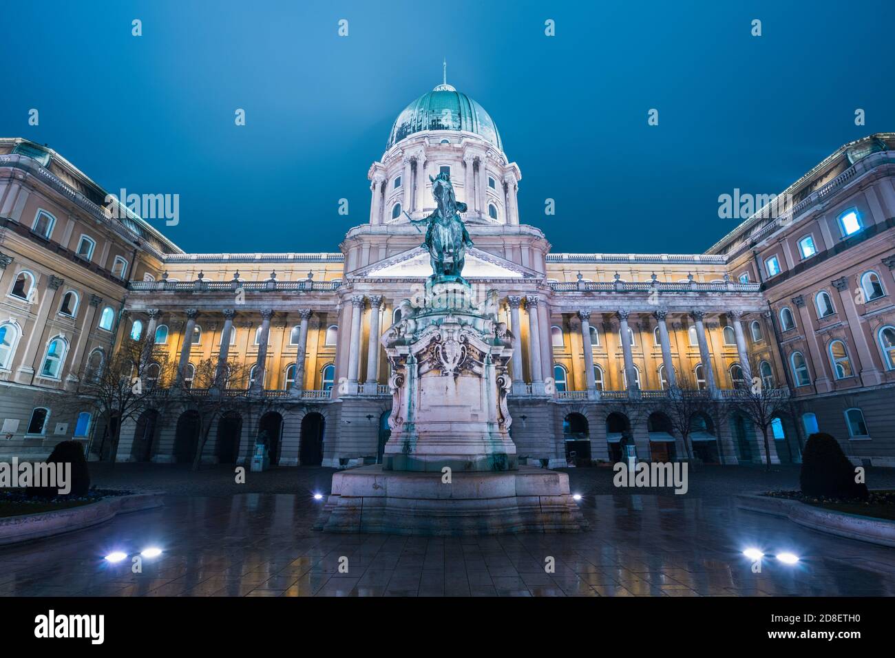 Architektur schloss palast fassade -Fotos und -Bildmaterial in hoher ...