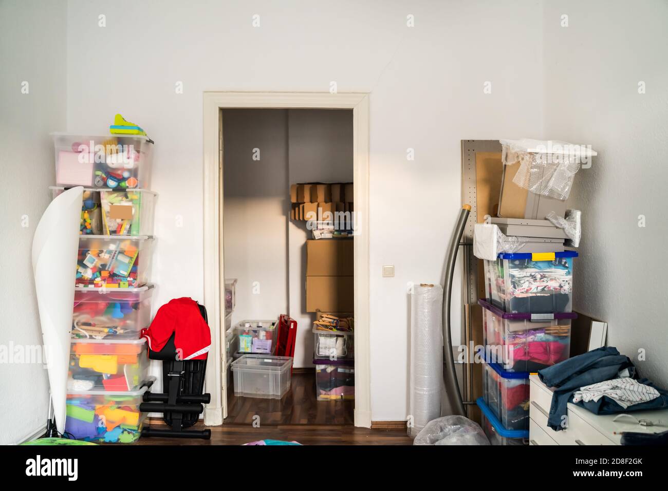 Unordnung chaotisch -Fotos und -Bildmaterial in hoher Auflösung – Alamy