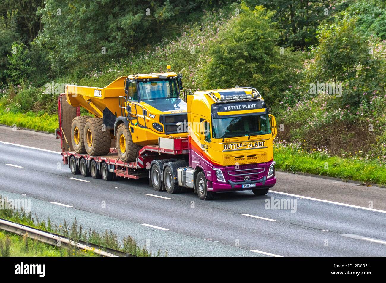 Lkw mit muldenkipper -Fotos und -Bildmaterial in hoher Auflösung – Alamy