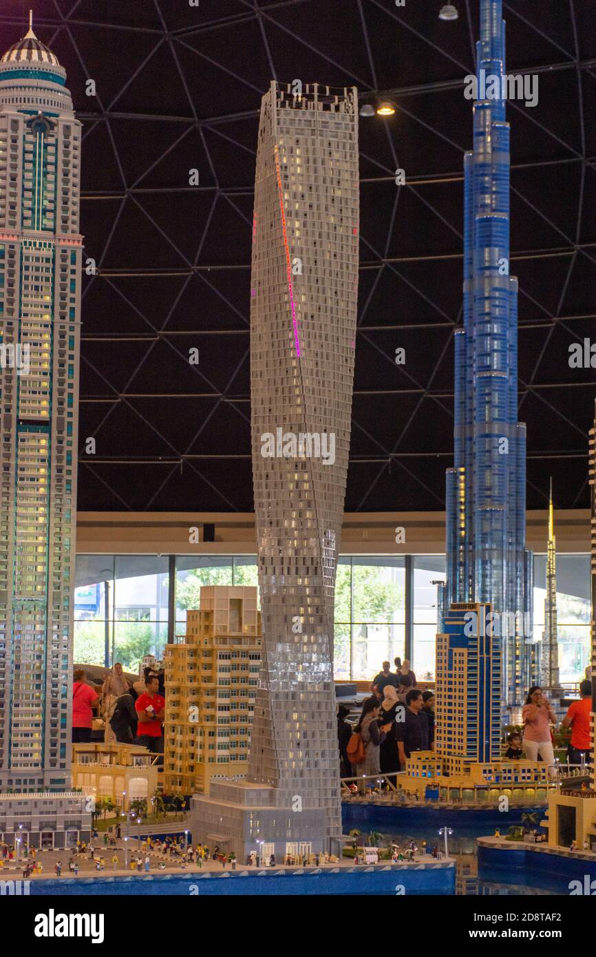 Der Lego Tower Im Legoland Park Stockfotos und -bilder Kaufen - Alamy