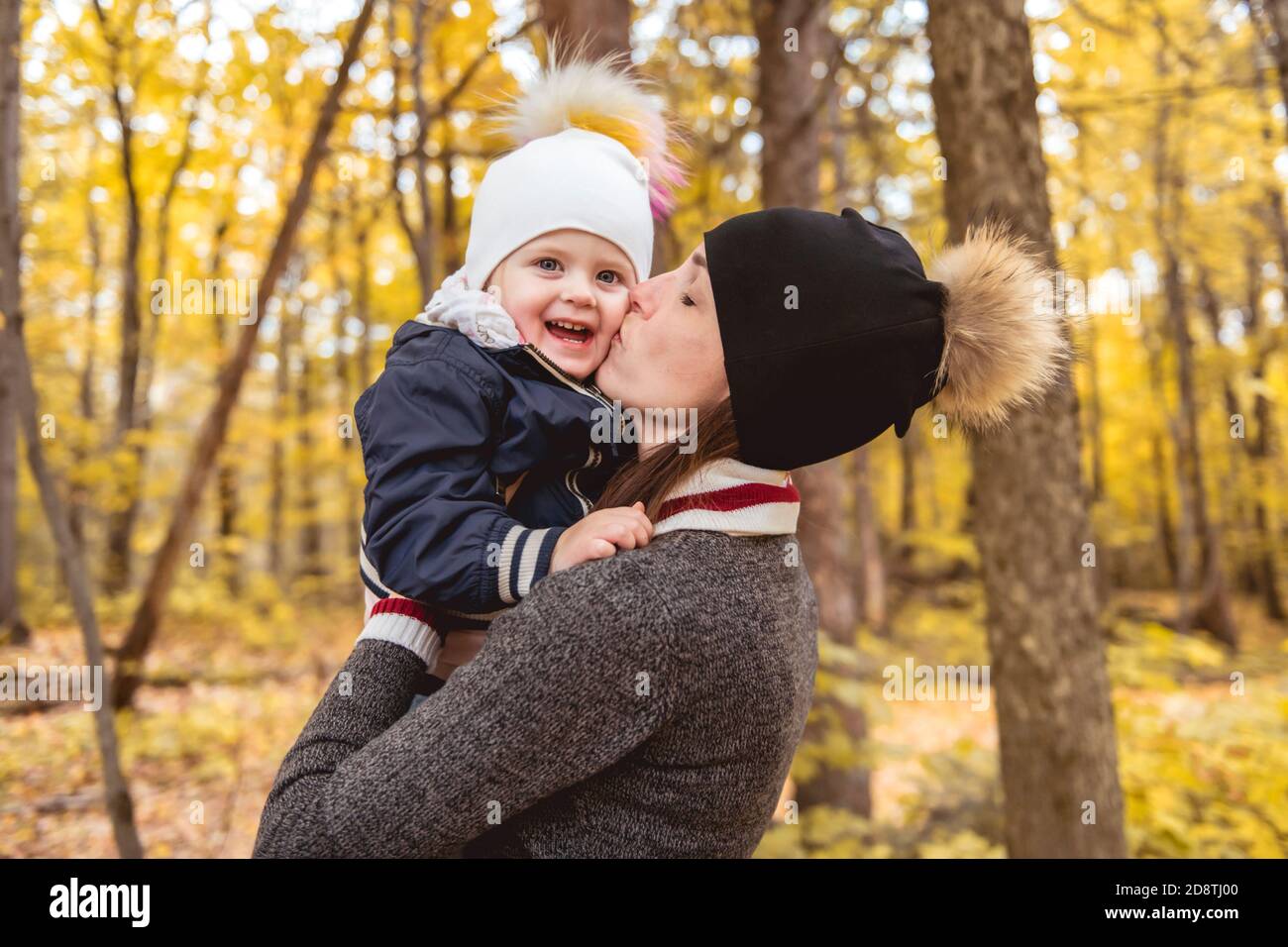 Ein Porträt einer Mutter mit Kind im Herbst parken Stockfotografie - Alamy