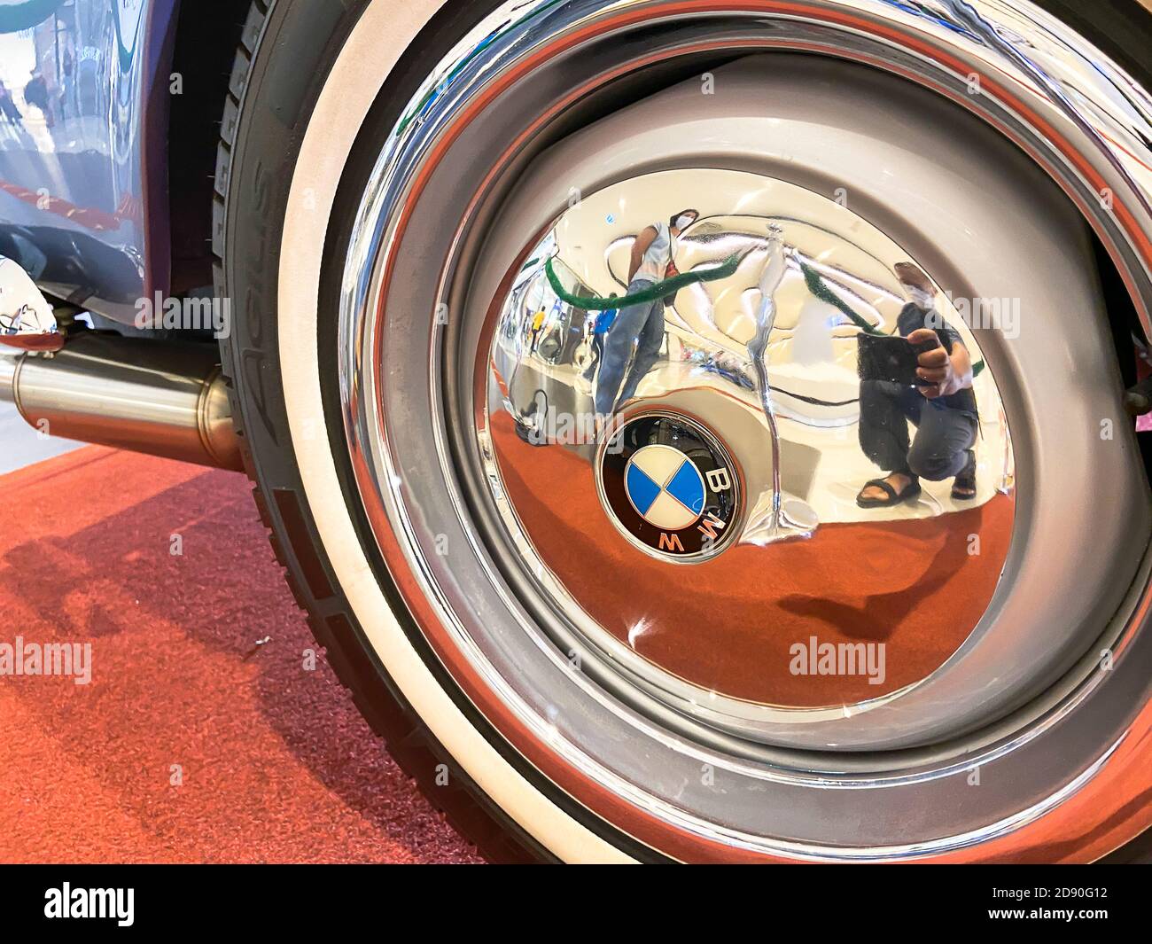 Bmw logo tapete -Fotos und -Bildmaterial in hoher Auflösung – Alamy