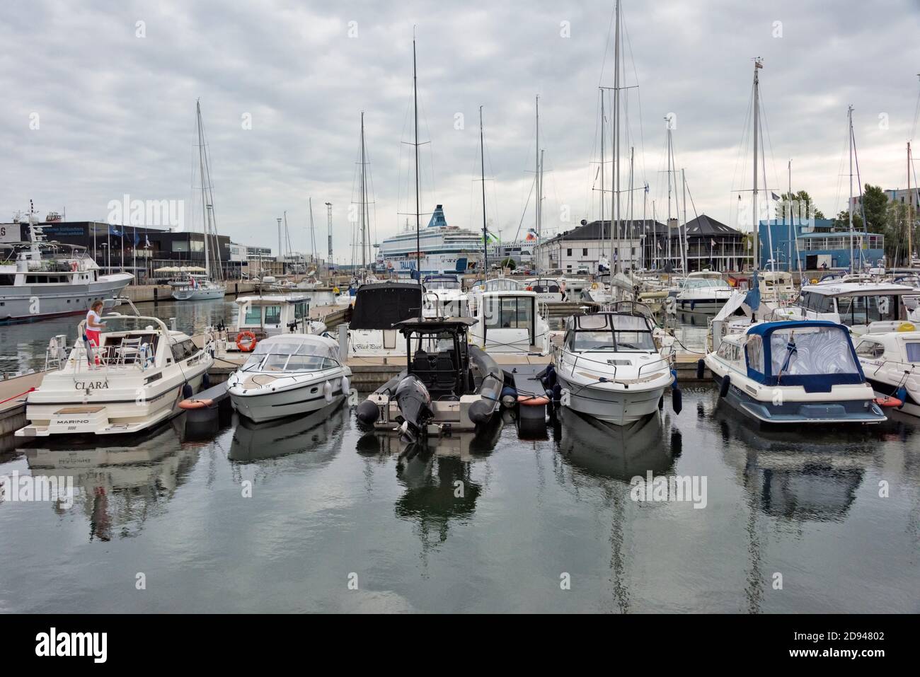 Hafen schiffshilfe -Fotos und -Bildmaterial in hoher Auflösung – Alamy